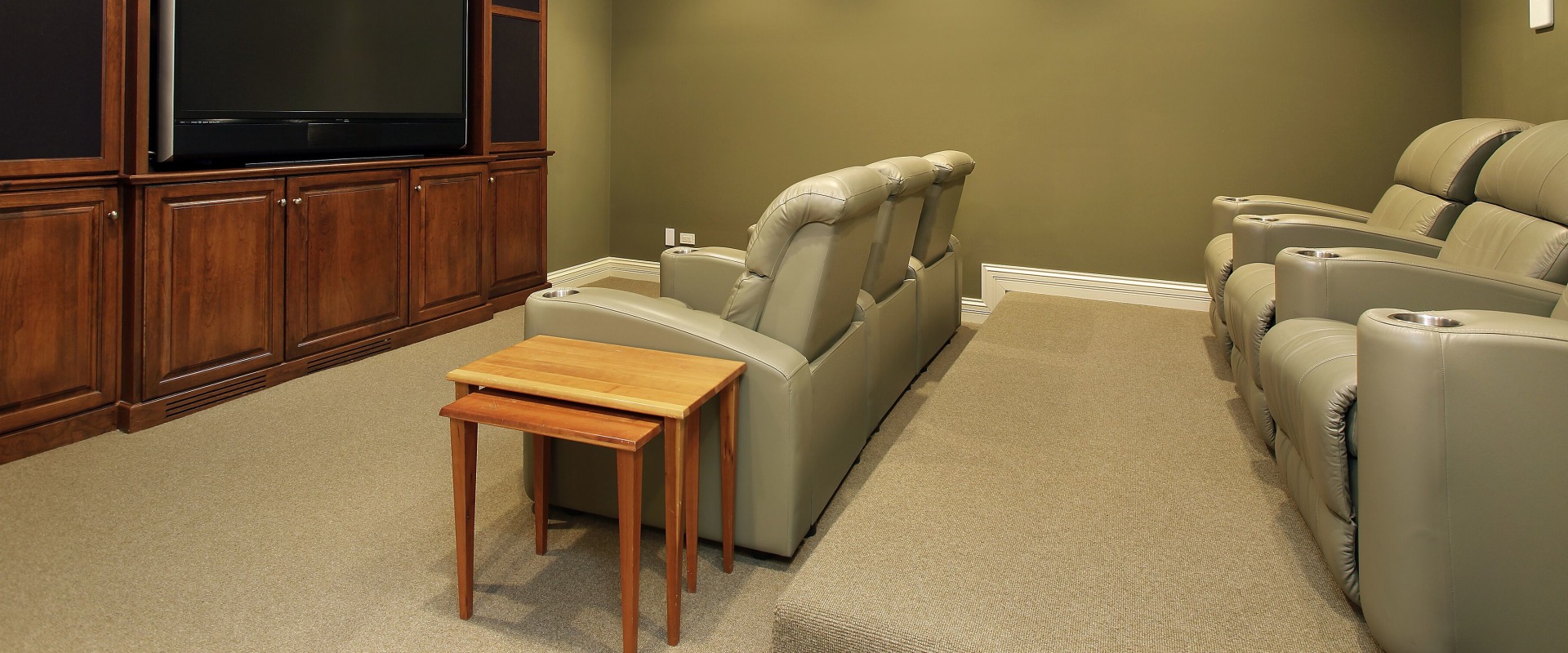 How To Choose The Right Paint Color For Your Man Cave